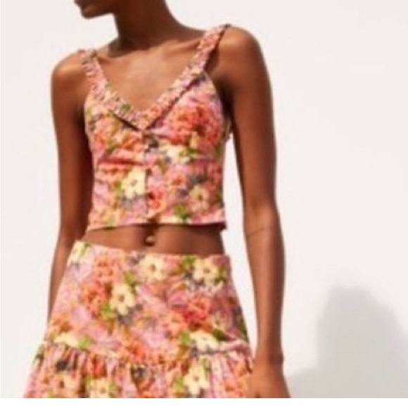 Zara | Tops | Zara Pink Tropical Floral Smocked Crop Top | Poshmark